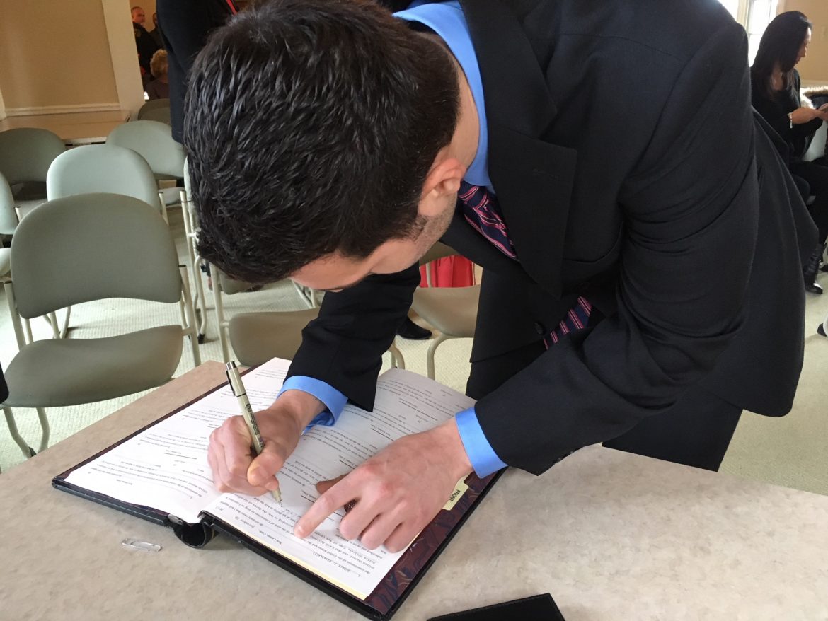 Robert Rizzitelli Sworn In as New Canaan Police Officer | NewCanaanite.com