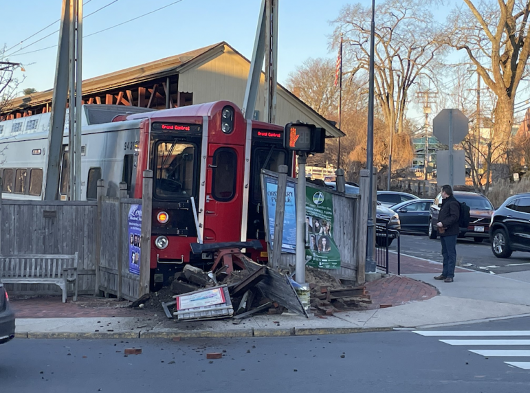 PHOTOS: Metro-North Train Crashes through Barrier at End of New Canaan ...